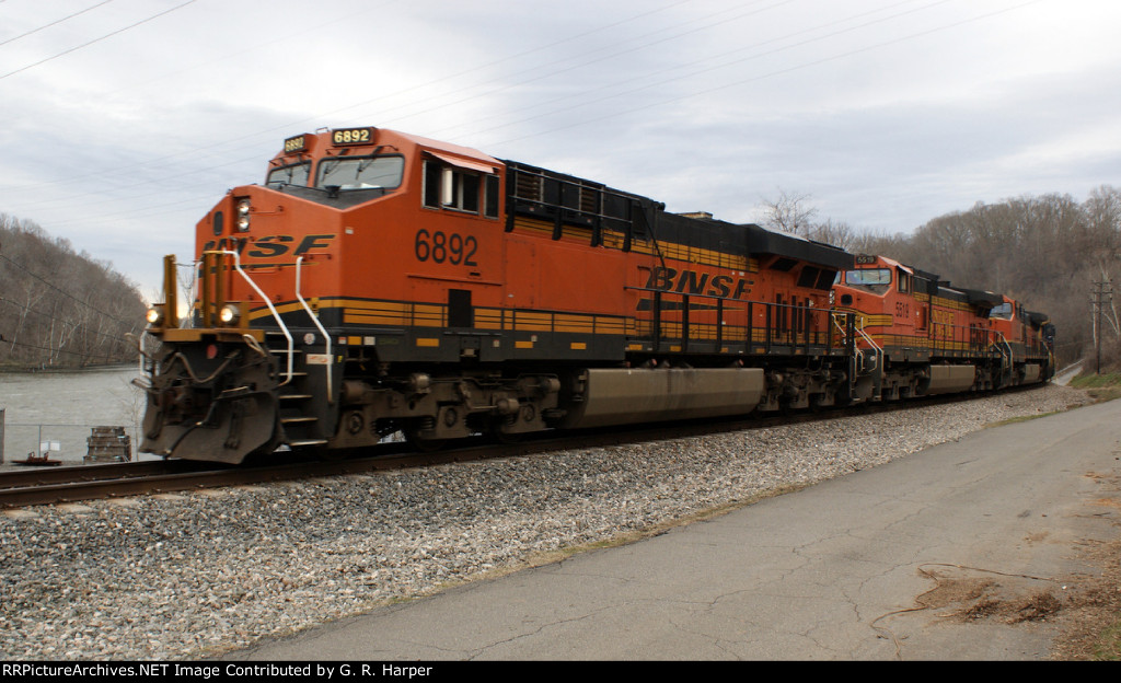 BNSF 6892 on oil mtys K08115